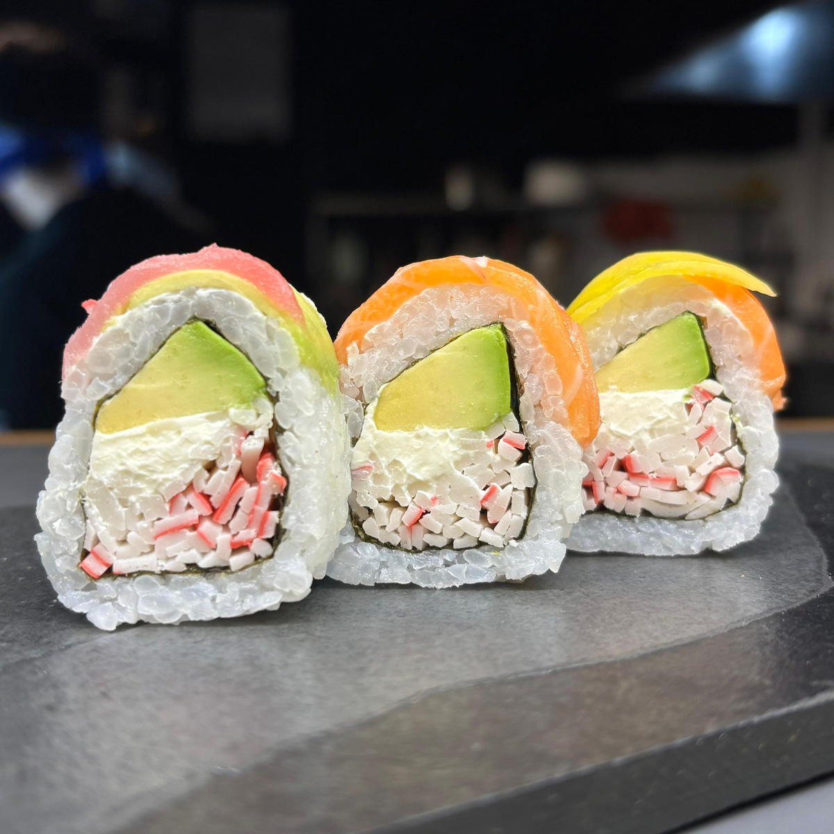 Rainbow Roll | SUSHIMI